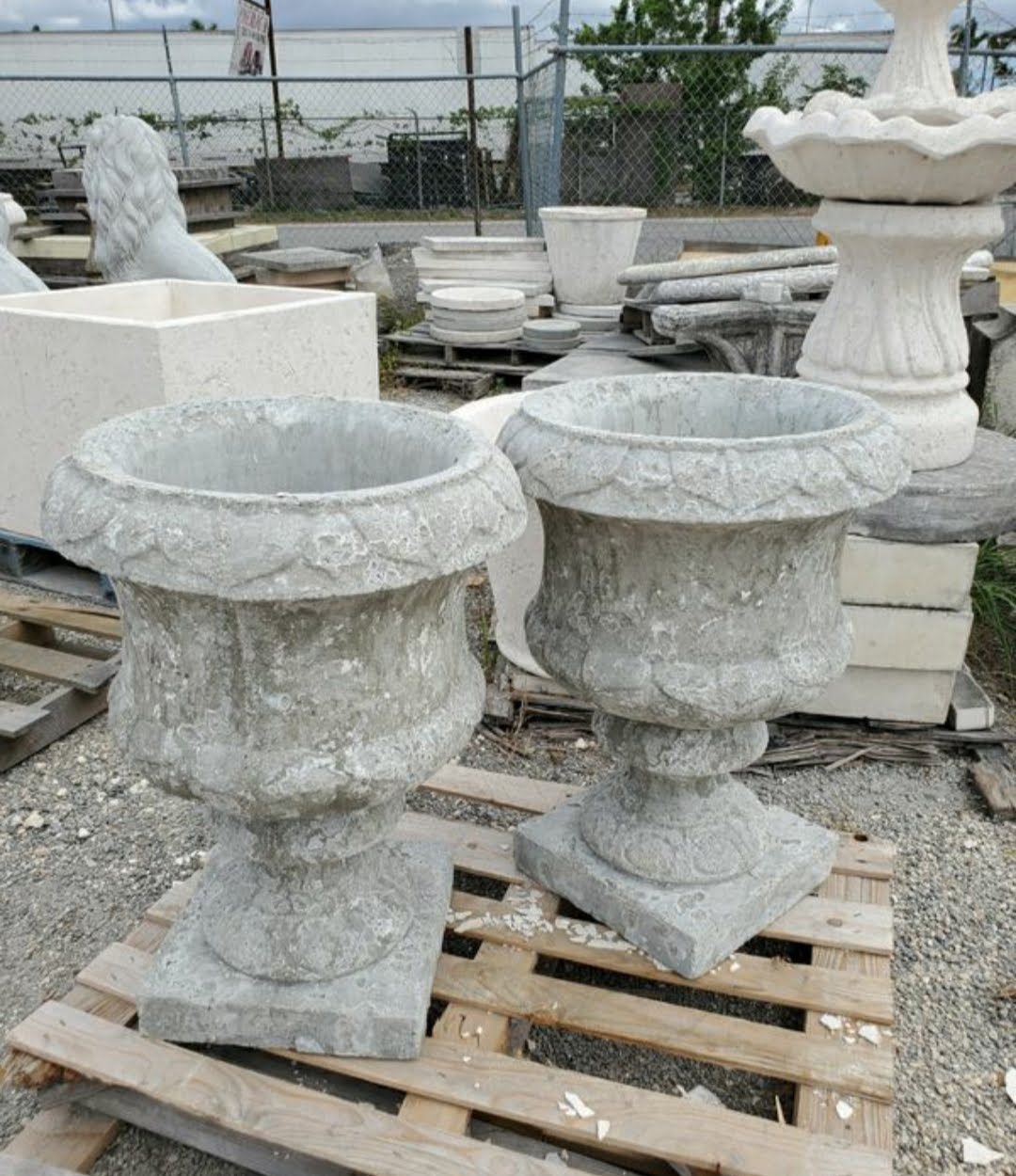 CONCRETE URN PLANTER (GRAY KEYSTONE FINISH) | BERTHA'S FOUNTAINS 10900 ...